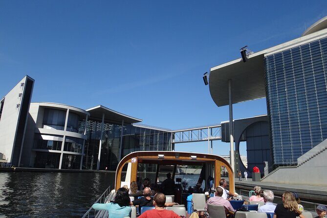Berlin sightseeing boat tour on the Spree - What to Expect During the Tour