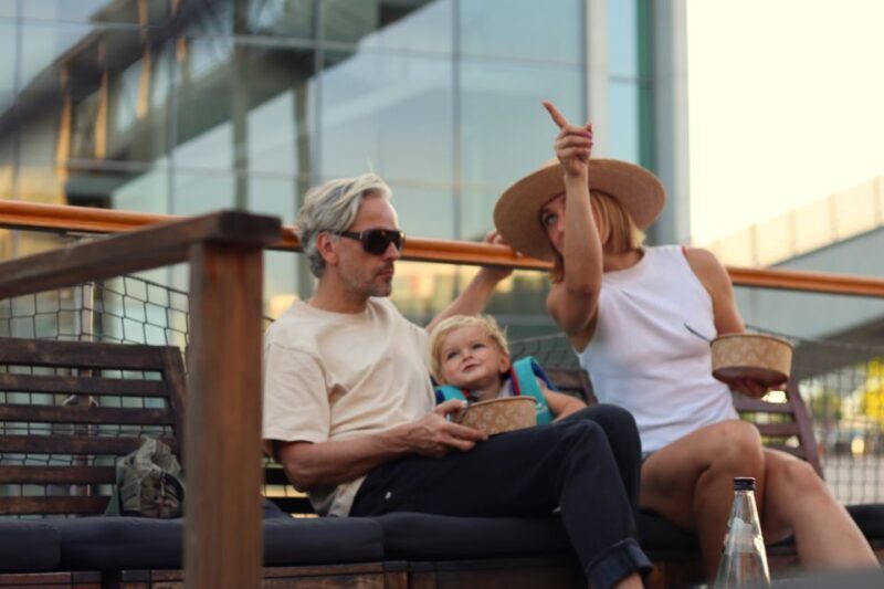 Berlin: Sightseeing Boat Tour on the Spree for Families - Key Points