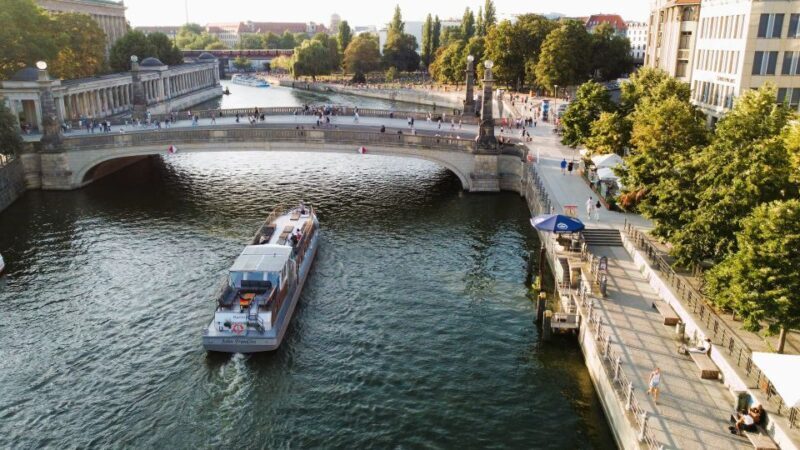 Berlin: Sightseeing Boat Tour on the Spree for Families - Exploring the Tour in Detail