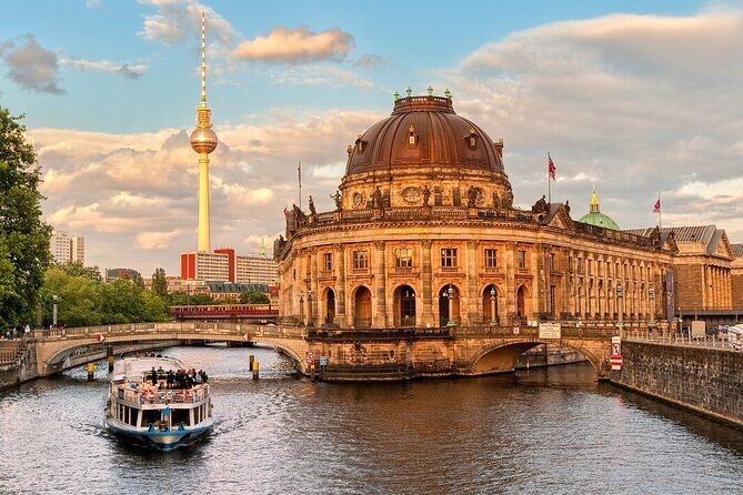 Berlin Spree River Sightseeing Cruise Experience - Exploring Berlin from the Water: The Spree River Sightseeing Cruise