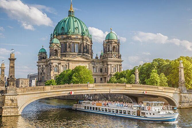 Berlin Spree River Sightseeing Cruise Experience - Key Points