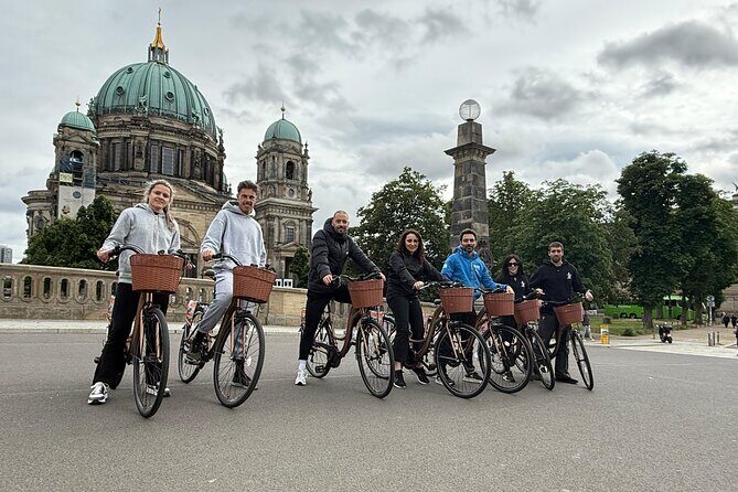 Berlin : The best bike tour with a Berlin guide and insider tips - An Introduction to Berlin by Bike