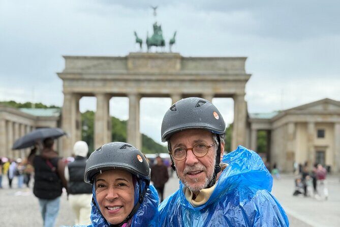 Berlin : The best bike tour with a Berlin guide and insider tips - The Authentic Experience and Real Feedback