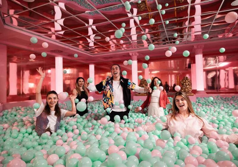 Berlin: The Upside Down Experience Entrance Ticket - Karaoke and Artistic Expression