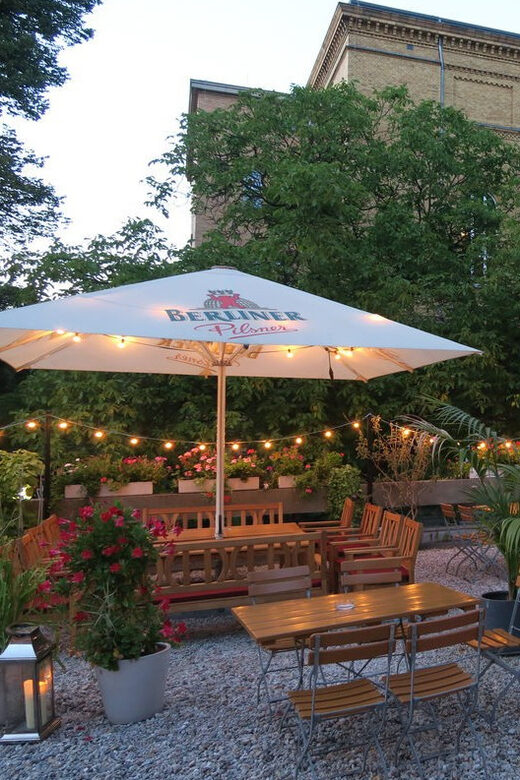 Berlin: Ticket for Bar Jeder Vernunft - Theater & Restaurant - Dining Experience