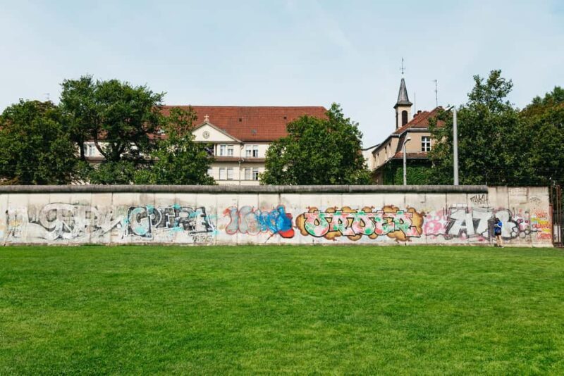 Berlin: Wall Tour  Fates, Love Stories, and Heroes - Frequently Asked Questions