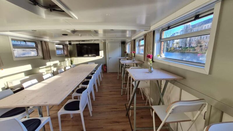 Berlin: Winter Spree Cruise with Mulled Wine and Christmas Stollen - Key Points