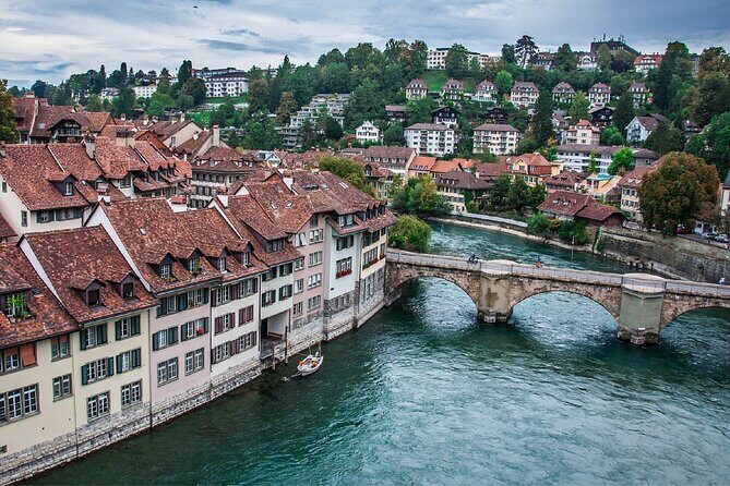 Bern Walking Tour: Explore Top Sights & Hidden Gems - Starting Point and First Impressions