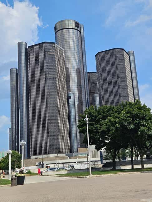 Best Detroit Walking Tour - Who Will Love This Tour?