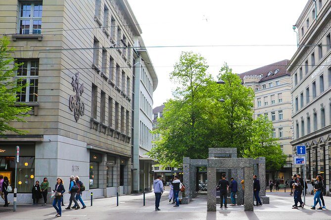 Best Intro to Zurich in 2 hours with a Local - Who Should Consider This Tour?