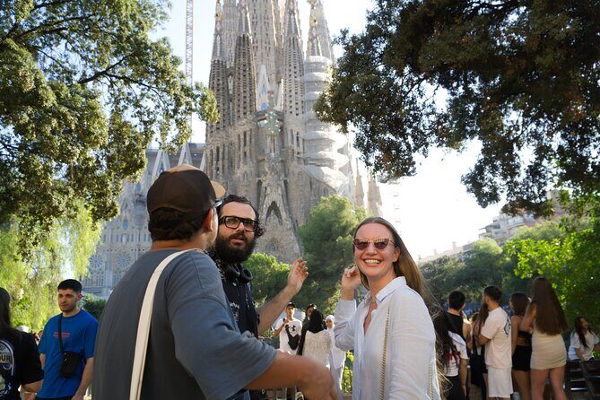 Best of Barcelona: Sagrada Família, Gaudí & Candy Tasting Tour! - Why This Tour Offers Good Value