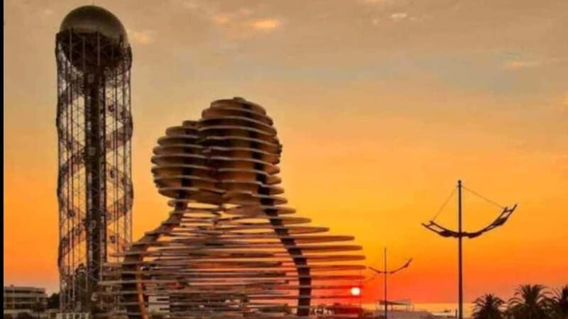 Best Of Batumi: Private, Guided Walking Tour in the City - Exploring Batumi’s Highlights in Depth