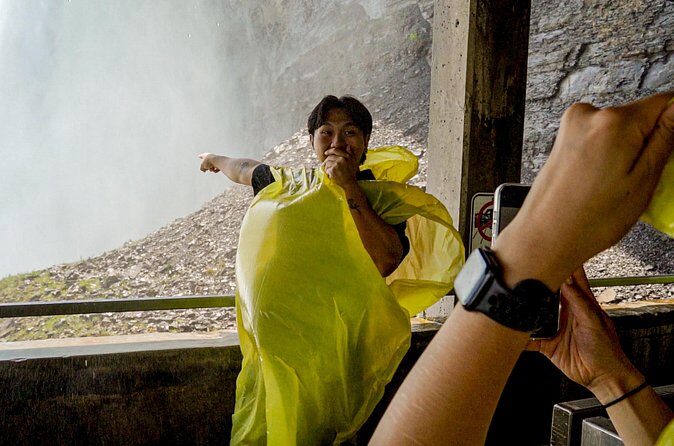 Best of Niagara Falls Canada Tour with Voyage to the Falls Boat - The Sum Up 