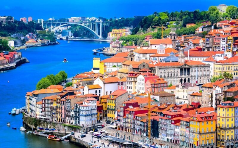 Best of Porto - Private Tour from Lisbon - Discovering Porto: An In-Depth Look