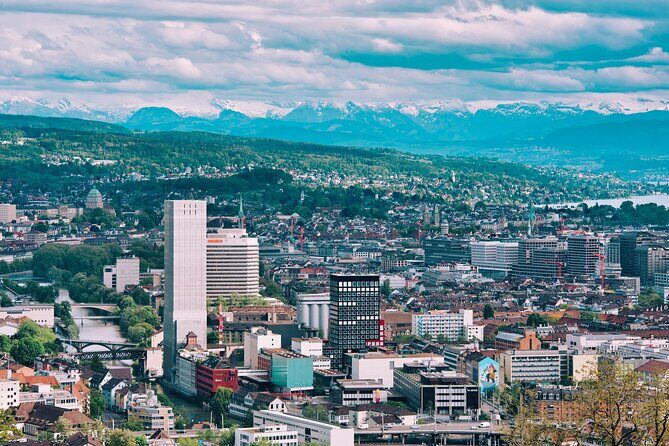 Best of Zürich & Surroundings: Walking Tour, Cable Car and Ferry - Exploring Zurich in a Half-Day