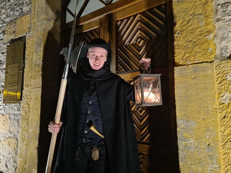 Bielefeld: Night watchman guided tour (adventure tour) - FAQ