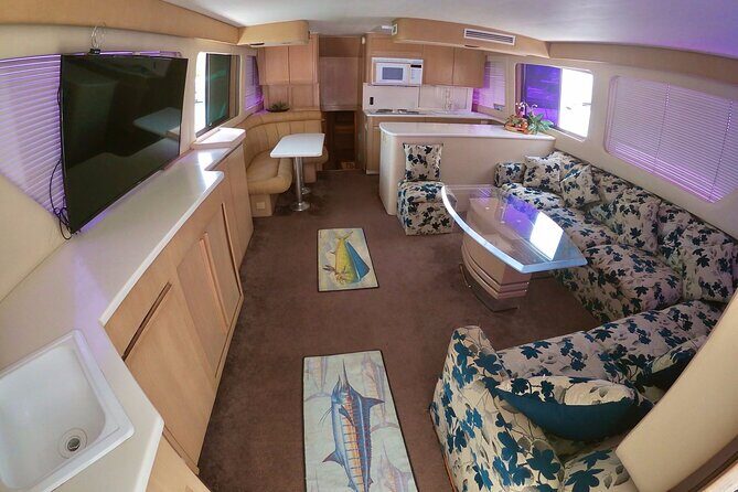 Biggest Luxury Yacht Boat Best in Cancun up to 28 pax - The Verdict: Who Is This Yacht Best For?