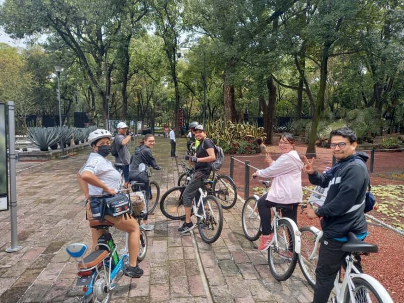 BIKE RIDE THROUGH ICONIC SITES OF THE CDMX / BREAKFAST & BEER - Who Would Love This Tour?
