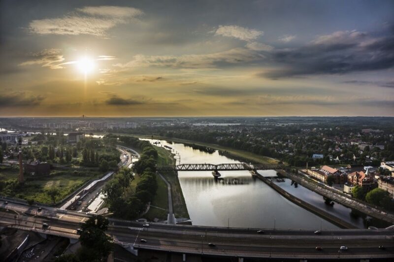 Bike Tour of Wroclaw Old Town, Top Attractions and Nature - Key Points