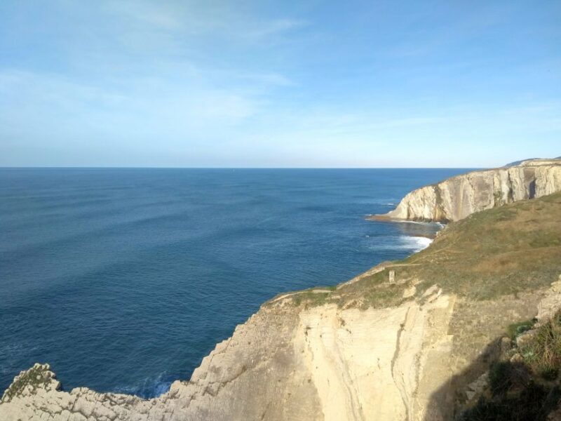 Bike with Pintxos & Drinks in Getxo. Bilbao´s scenic seaside - Coastal Cliffs and Unmatched Scenery