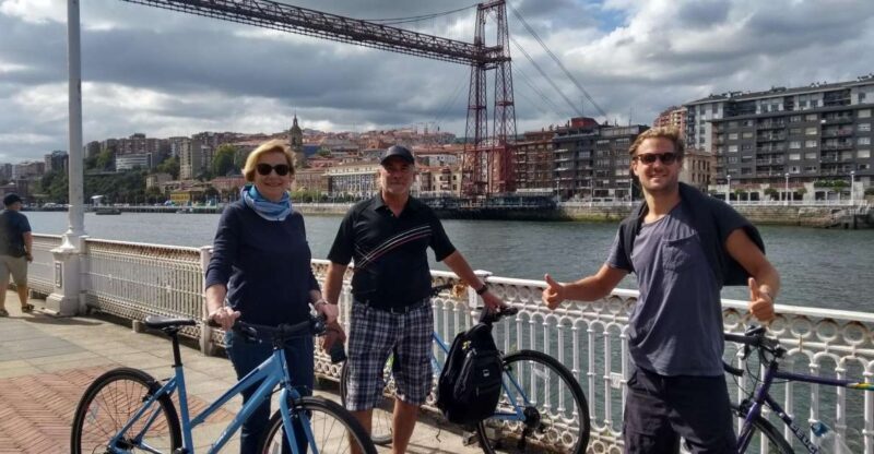 Bike with Pintxos & Drinks in Getxo. Bilbao´s scenic seaside - Post-Tour Relaxation at Arrigunaga Beach