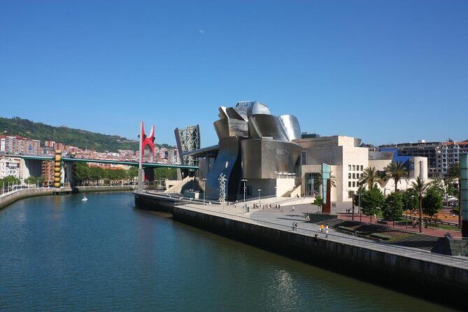 Bilbao and Guggenheim Museum Private tour - Key Points