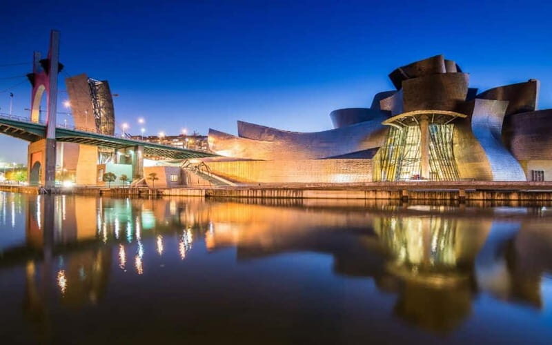 Bilbao: Guggenheim VIP Experience. Small Group. Expert Guide - Key Points