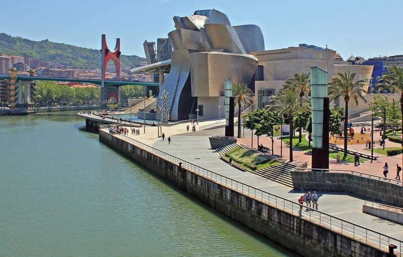 Bilbao: Guggenheim VIP Experience. Small Group. Expert Guide - Why Choose the Bilbao Guggenheim VIP Experience?
