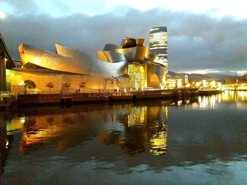 Bilbao: Guggenheim VIP Experience. Small Group. Expert Guide - Practical Details and Logistics