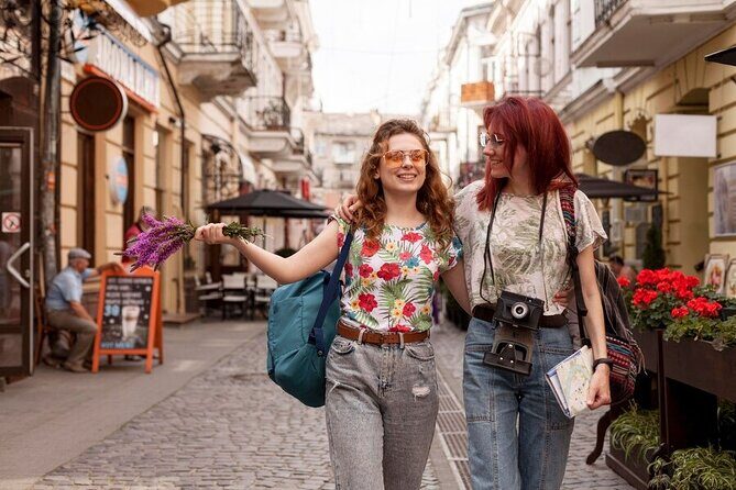 Bilbao Must See Attractions Walking Tour With A Guide - Introduction