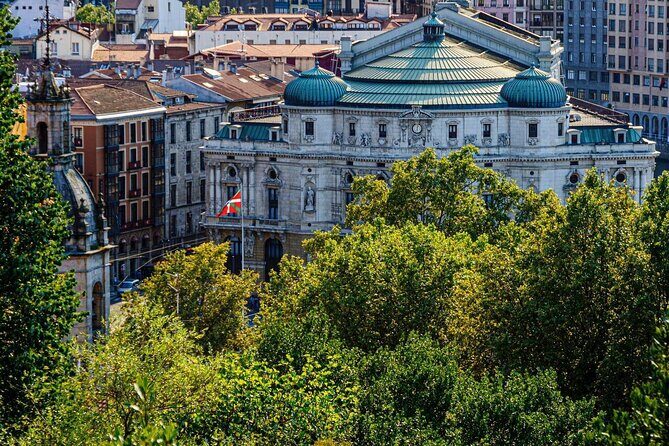 Bilbao Must See Attractions Walking Tour With A Guide - Why Choose a Guided Walking Tour in Bilbao?