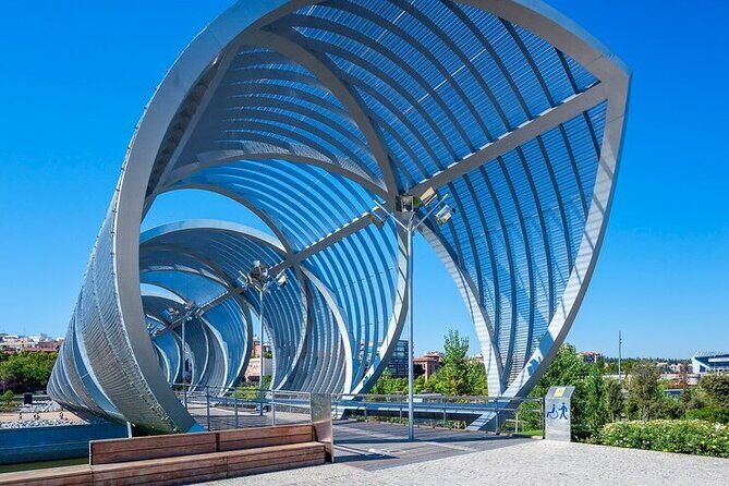 Bilbao Must See Attractions Walking Tour With A Guide - Practical Information & Experience Insights