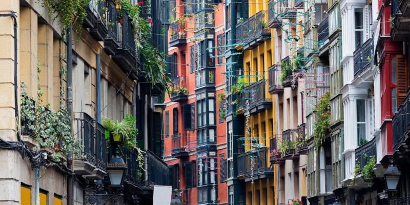 Bilbao: Old Quarter Walking Guided Tour - Who Should Consider This Tour?