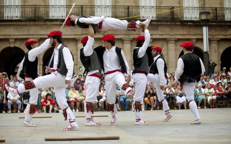 Bilbao old town walking tour - Discovering Bilbao’s Old Town: What to Expect