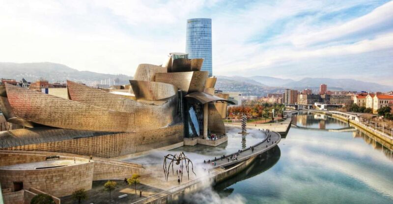 Bilbao: Private & Exclusive Guggenheim Museum Guided Tour - Key Points