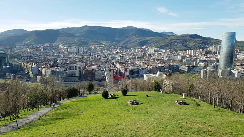 Bilbao Walking Tour and cable car in spanish - Key Points