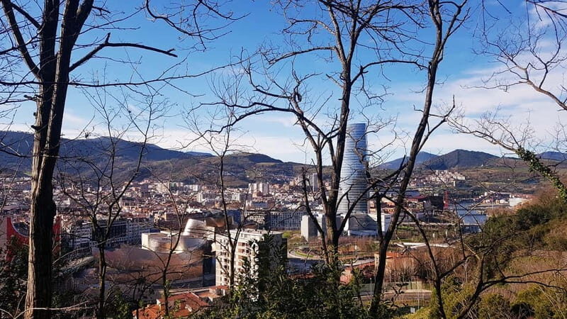 Bilbao Walking Tour and cable car in spanish - A Deep Dive into the Bilbao Experience