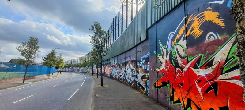 Black Taxi-Style Tour: Murals, Peace Walls & City Highlights - The Sum Up