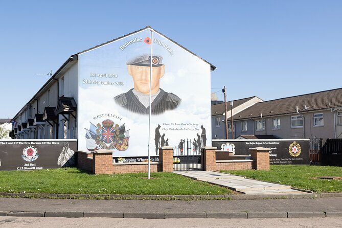 Black Taxi Tour and Crumlin Road Gaol tour Combo - In Final Words