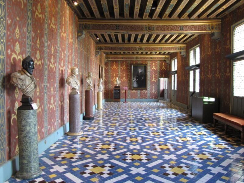 Blois: Private Tour of Blois Castle with Entry Tickets - Key Points