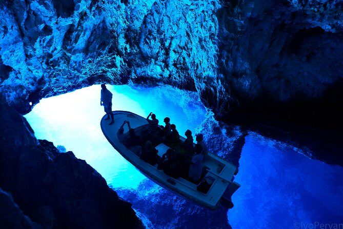 Blue and Green Cave Speedboat Excursion from Hvar Town - An In-Depth Review of the Excursion  