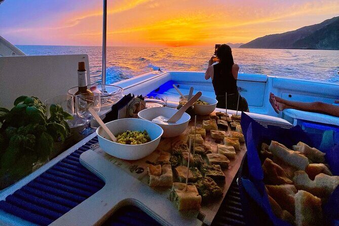 Blue Boat Cinque Terre Sunset Tour - Why Choose the Blue Boat Cinque Terre Sunset Tour?