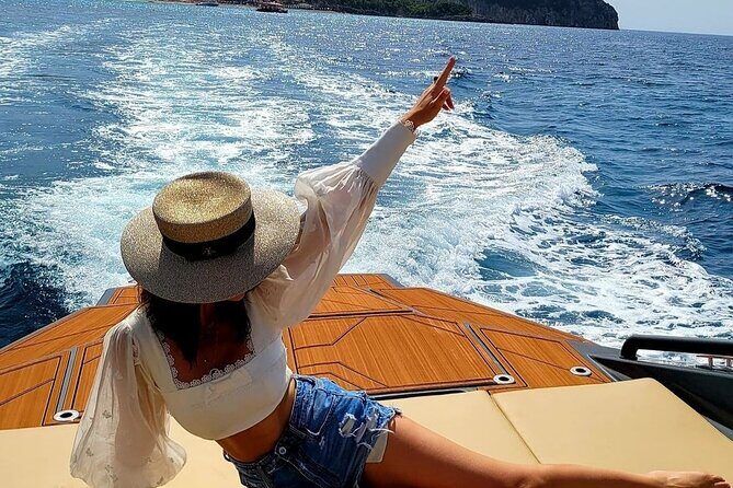 Blue cave & Hvar, 5 islands speed boat tour with unique boats from Split - Authentic Traveler Experiences