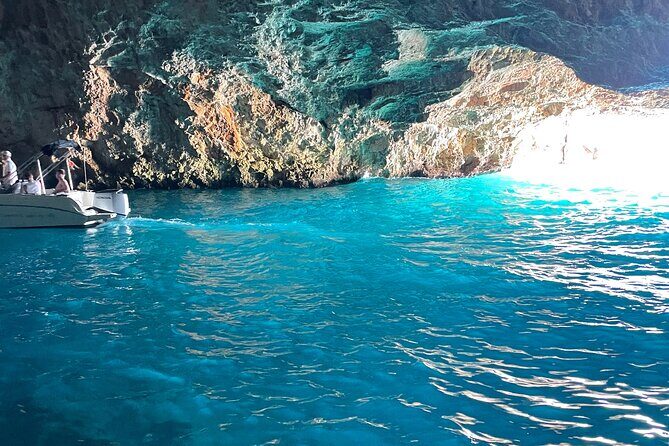Blue Cave, Lady of the Rocks and Kotor Bay SpeedBoat Tour 3H - FAQ