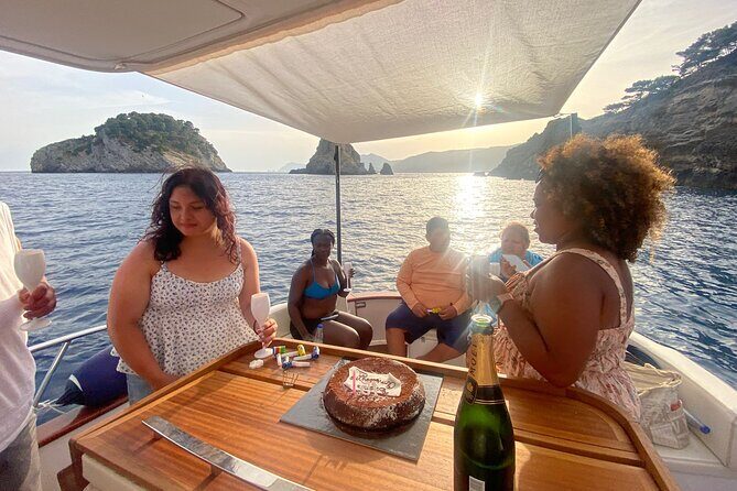 Blue Grotto and Capri Boat Tour with Aperitivo Swim and Snorkel - Itinerary Breakdown: From Piazzas to Caves