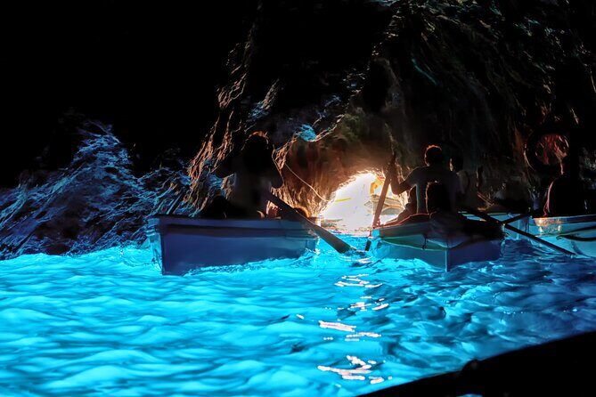Blue Grotto and Capri Private Boat Tour with Aperitivo and Swim - Key Points