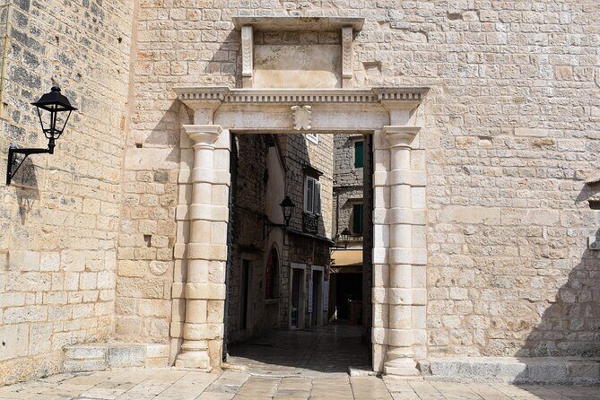 Blue Line Historical Tour from Split - FAQ