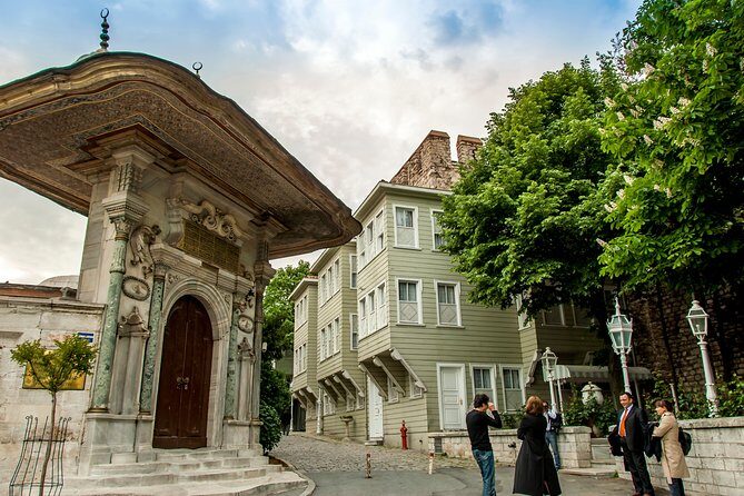 Blue Mosque Sultanahmet Old Town and Hippodrome Walking Tour - Final Thoughts