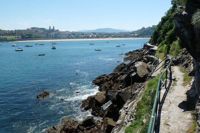 Boat by the Bay and Santa Clara Island in Donostia San Sebastian - FAQ