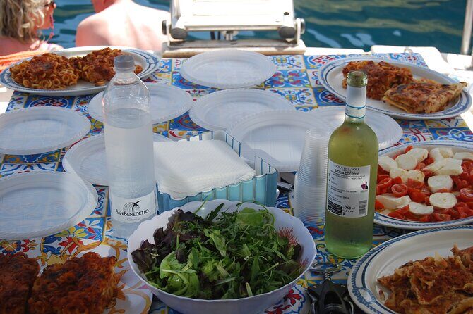 Boat excursion in Palermo - Key Points